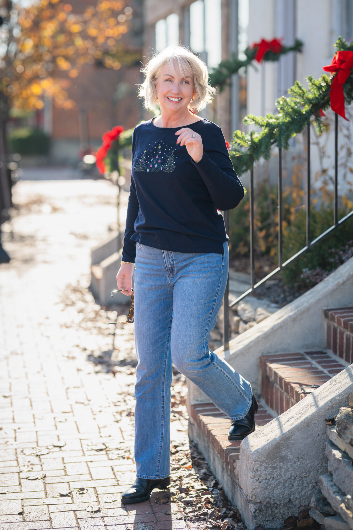 Festive Jeans Looks That Are Flattering and Comfortable for the ...